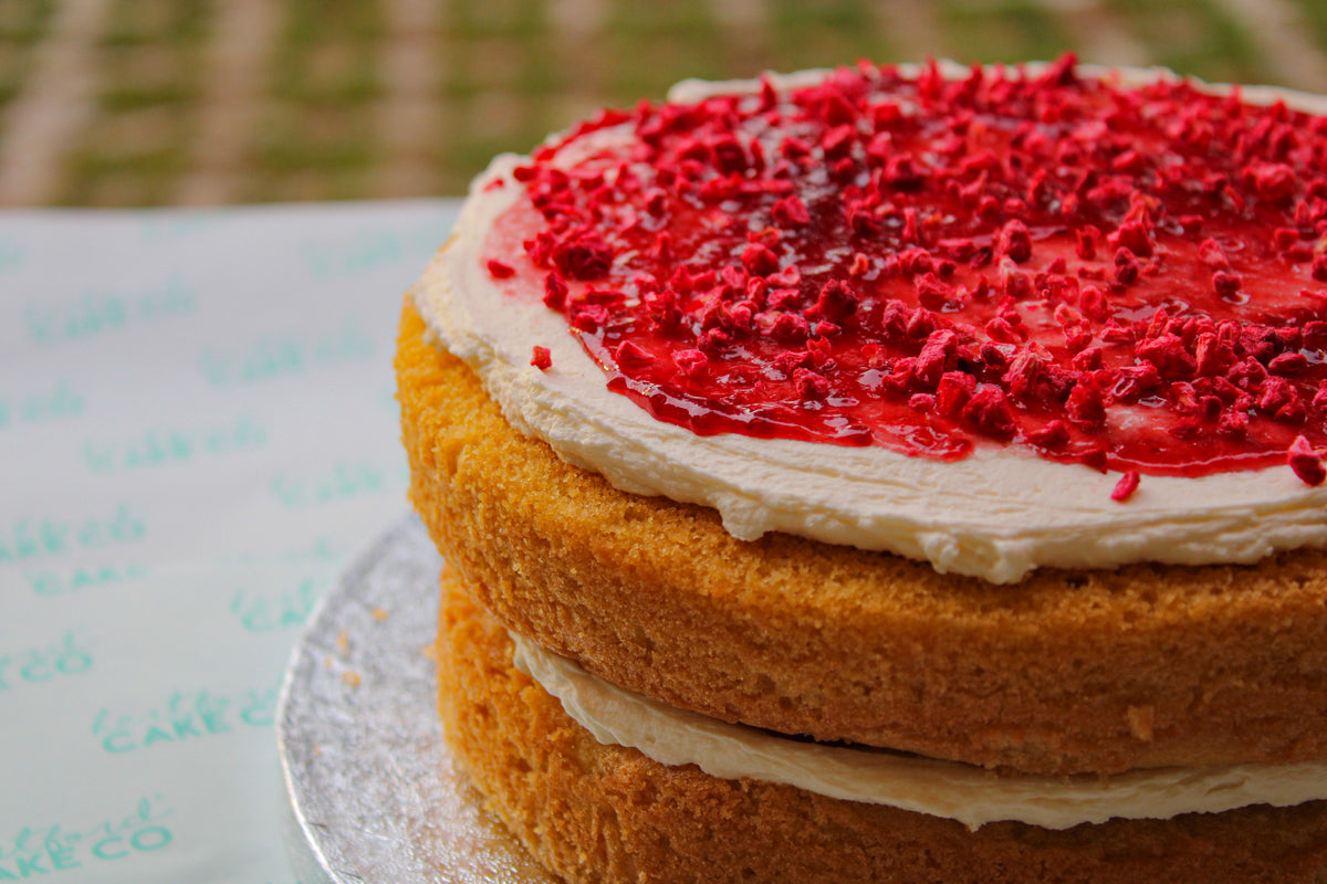 Raspberry Victoria Sponge Layer Cake – HertfordCakeCo