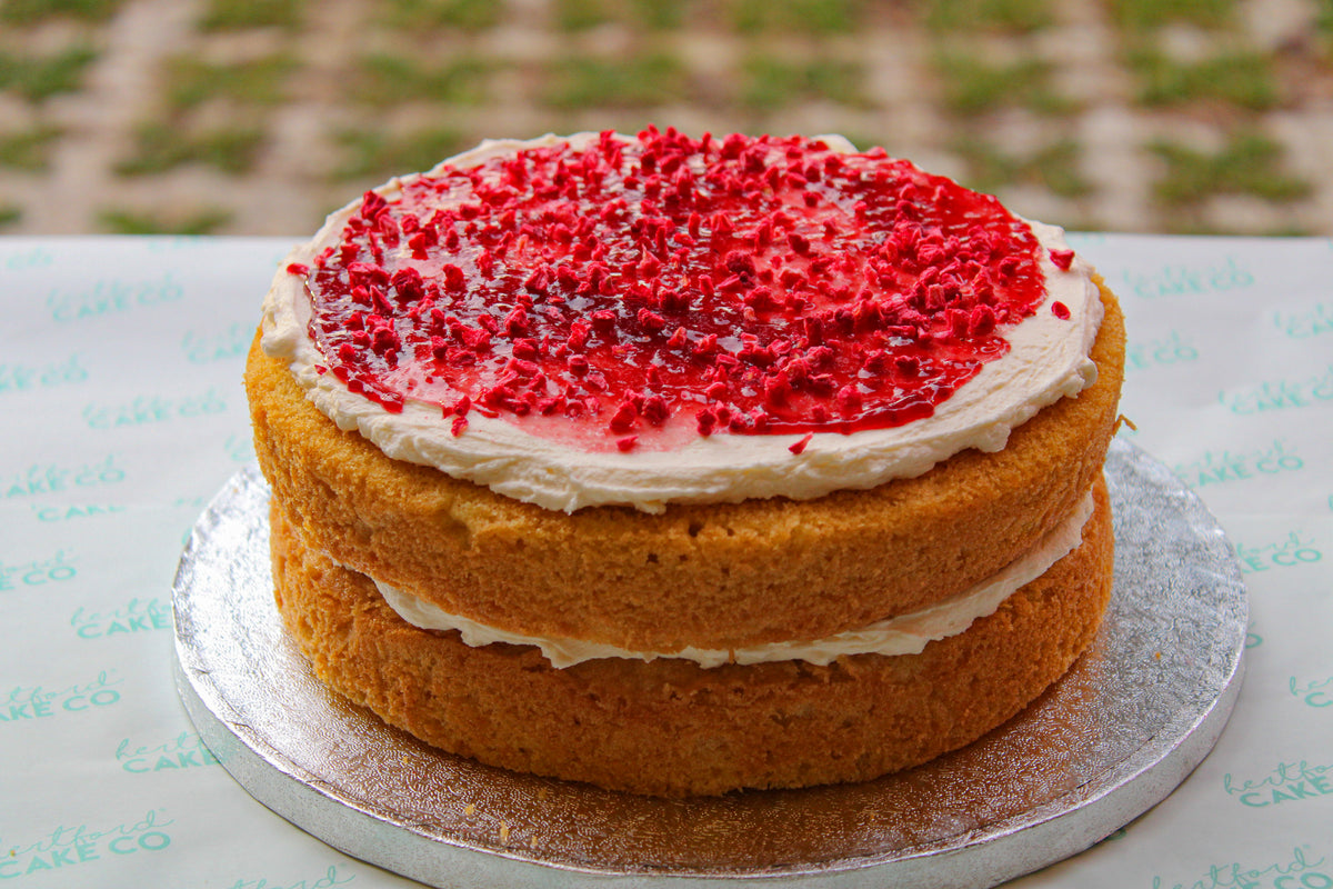 Raspberry Victoria Sponge Layer Cake – HertfordCakeCo